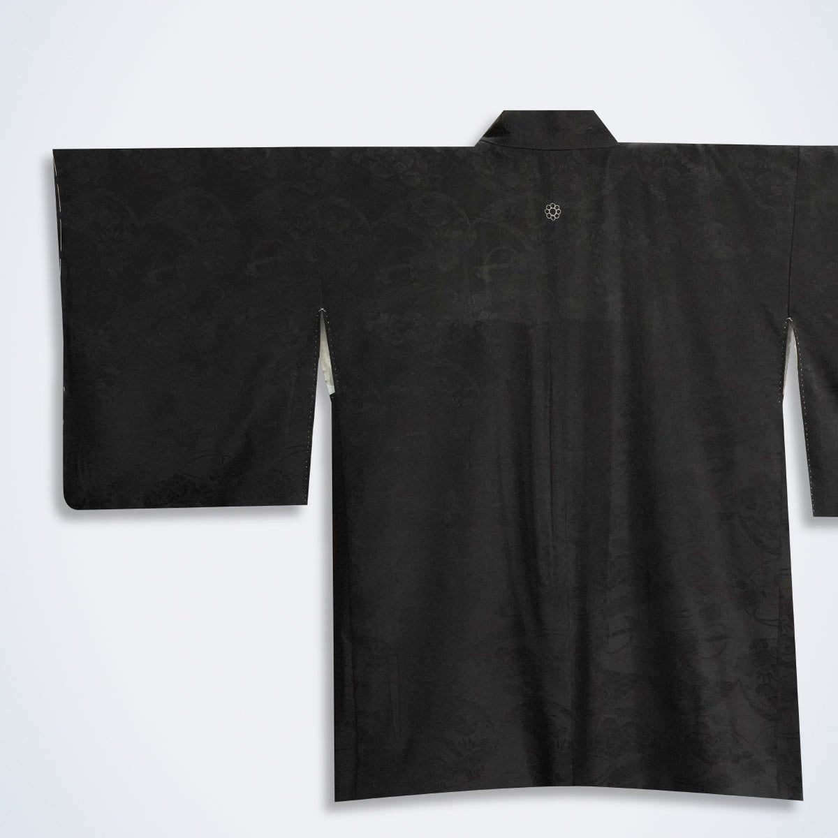 Black haori with embossed pattern [H-A17] – KUDEN by TAKAHIRO SATO